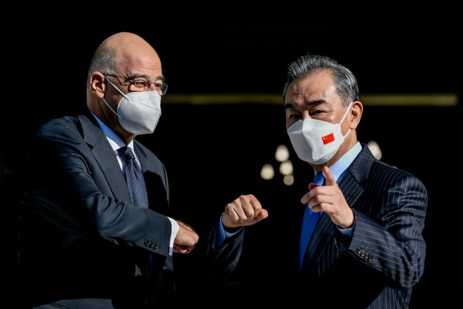 Ουανγκ Γι: Πρόθυμοι να αναπτύξουμε τη θαλάσσια συνεργασία της Κίνας με ...