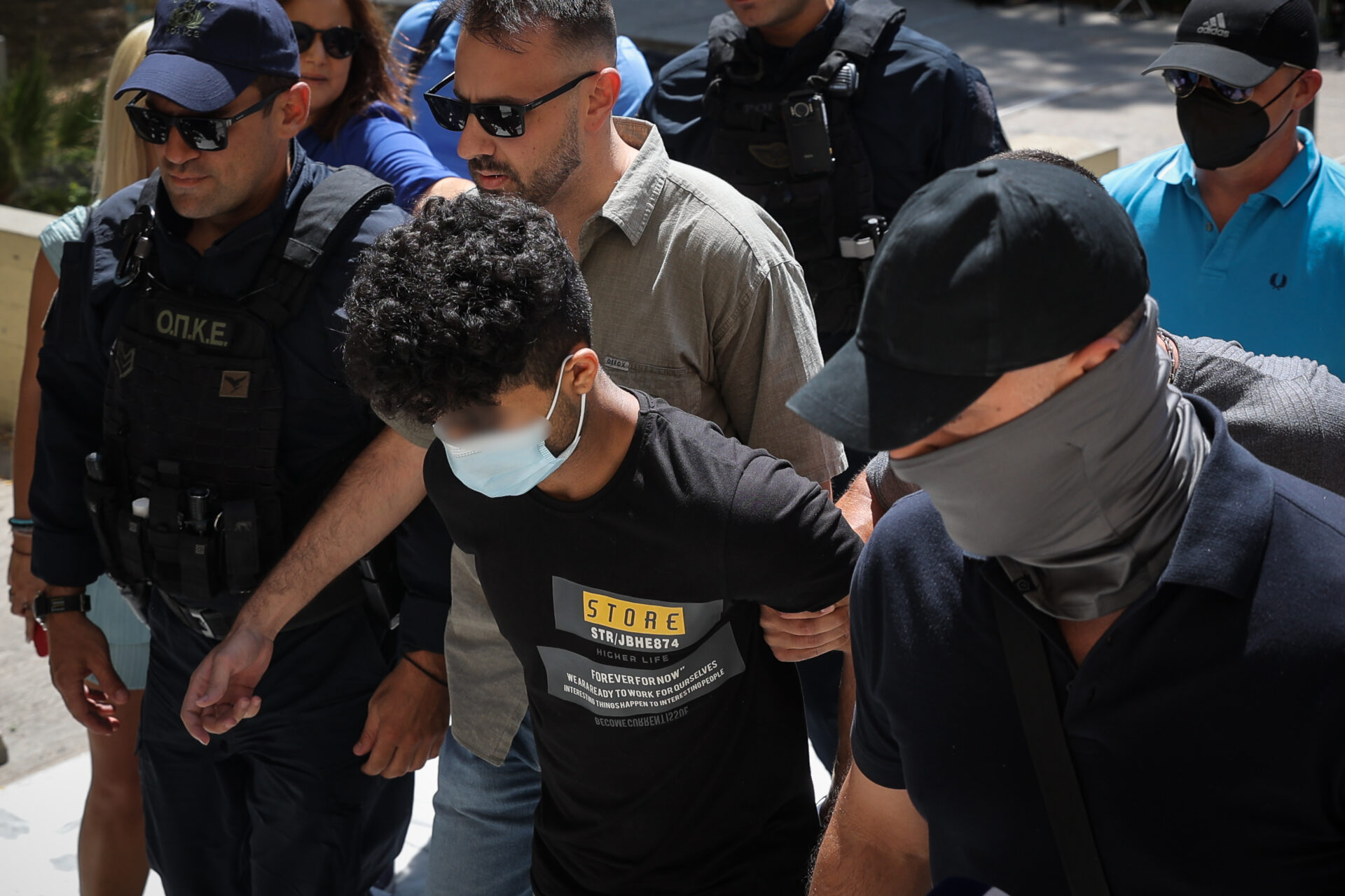 Προφυλακίστηκε ο Πακιστανός. Ομολόγησε ότι έπνιξε την 17χρονη πάνω σε ...