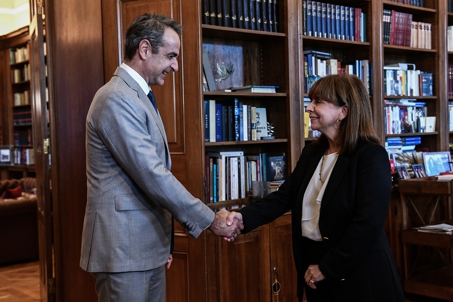Συνάντηση του πρωθυπουργού με την Κ.Σακελλαροπούλου - The President