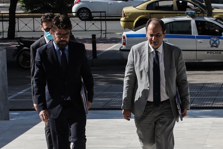 Μηνυτήρια αναφορά του Χρ.Σπίρτζη για «απόπειρα παγίδευσης του κινητού ...
