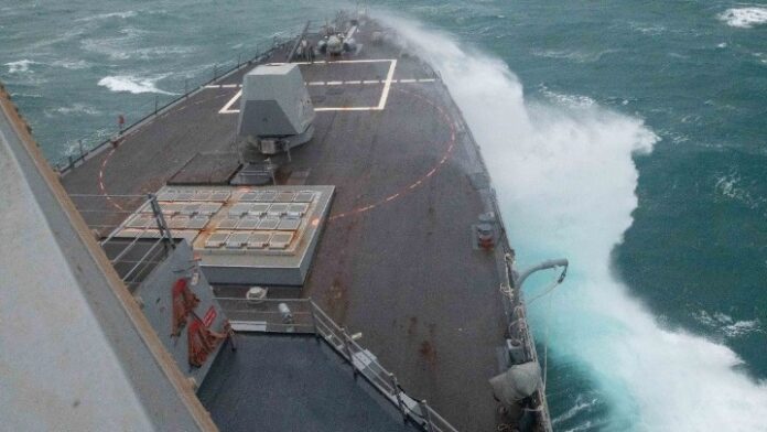Ισπανικό πολεμικό πλοίο της EU NAVFOR ATALANTA κατευθύνεται ολοταχώς ...