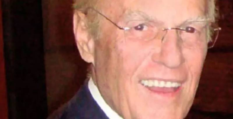 Πέθανε ο εμβληματικός επιχειρηματίας Νίκος Δούρος, ιδρυτής της DUR ...