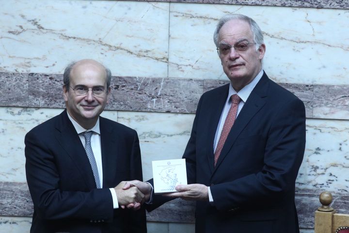 Παραδόθηκε ο κρατικός προϋπολογισμός του 2024 - The President