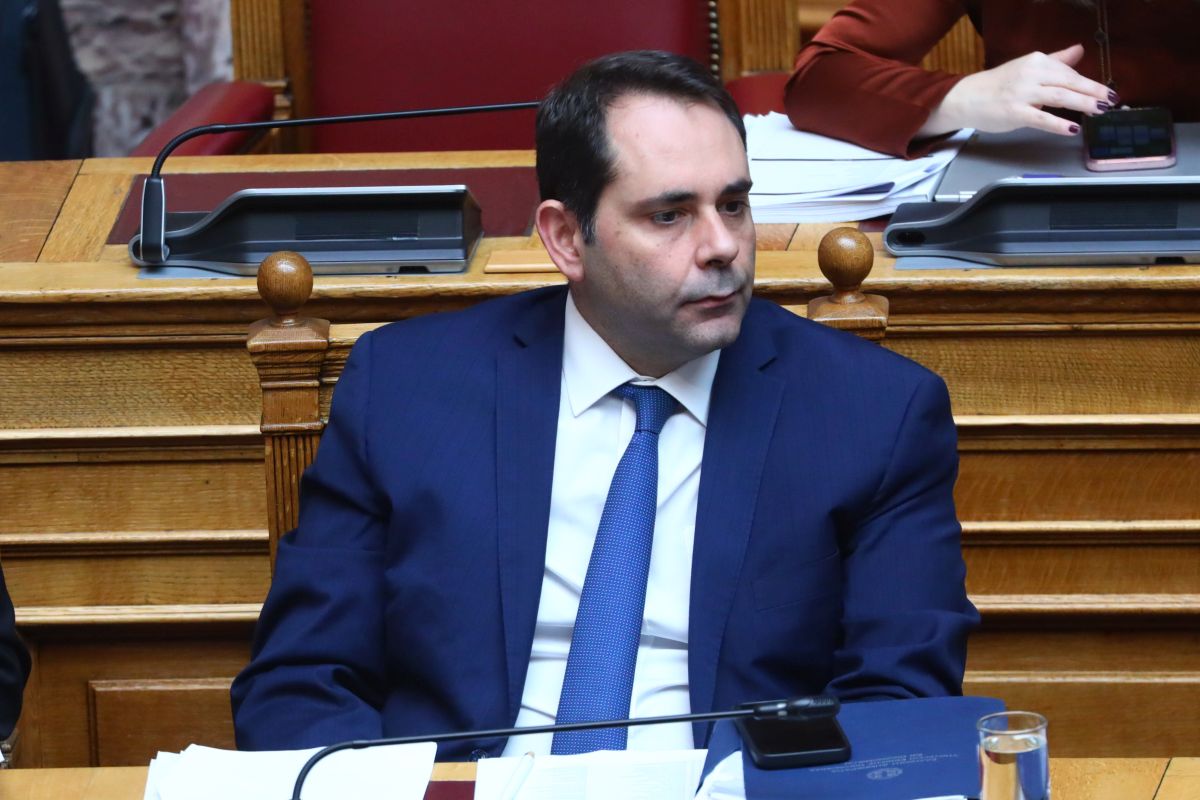Αθ.Πετραλιάς: Η Ελλάδα συγκλίνει με την Ευρωζώνη και δεν αποκλίνει όπως ...