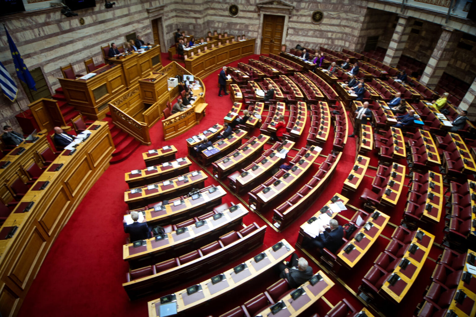 Βουλή: Με ευρύτερη πλειοψηφία αποφασίσθηκε η άρση ασυλίας και των 13 ...