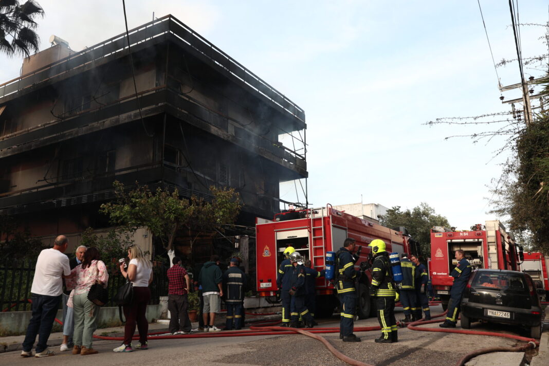 Υπό έλεγχο τέθηκε η πυρκαγιά σε κατάστημα με ανταλλακτικά αυτοκινήτων ...